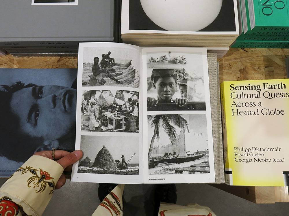 Mirelle van Tulder (ed.) – Roots To Fruits – Perimeter Books